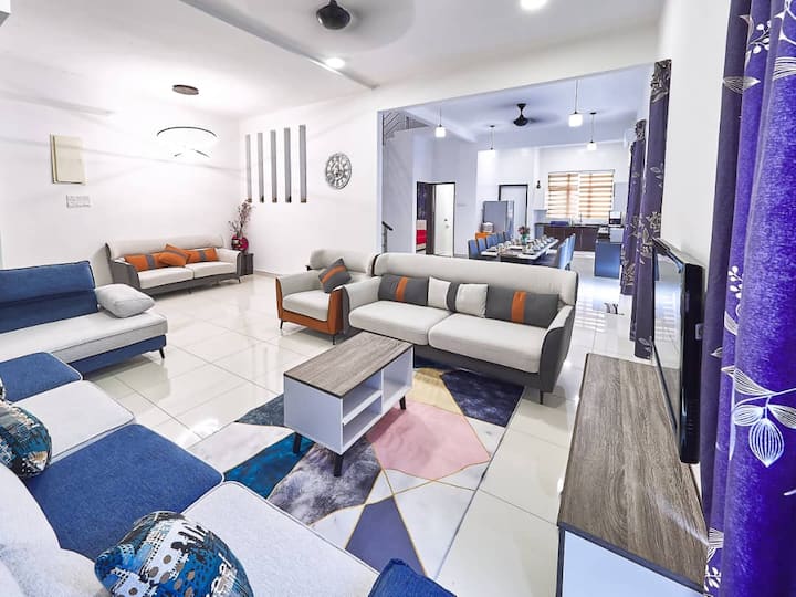 Shamrock Beach Spacious Luxury Corner Villa 29 Pax - Batu Ferringhi