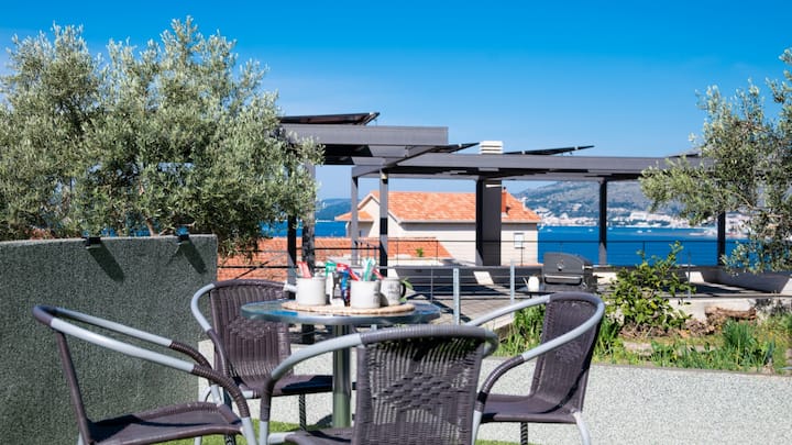 Charming Apartment Flavia Near Beach With Terrace - Trogir