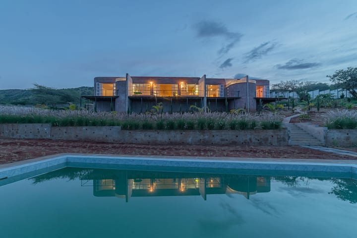 Welcome To Maparasha Hills, Bisil - Kenya