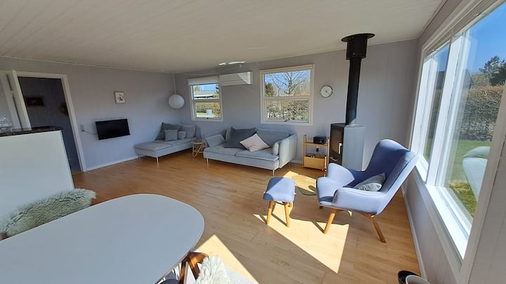 Hyggeligt Sommerhus  Ved Fantastisk Sandstrand. - Danemark