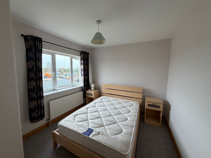 Cosy & Bright Semi-detached Home - Limerick