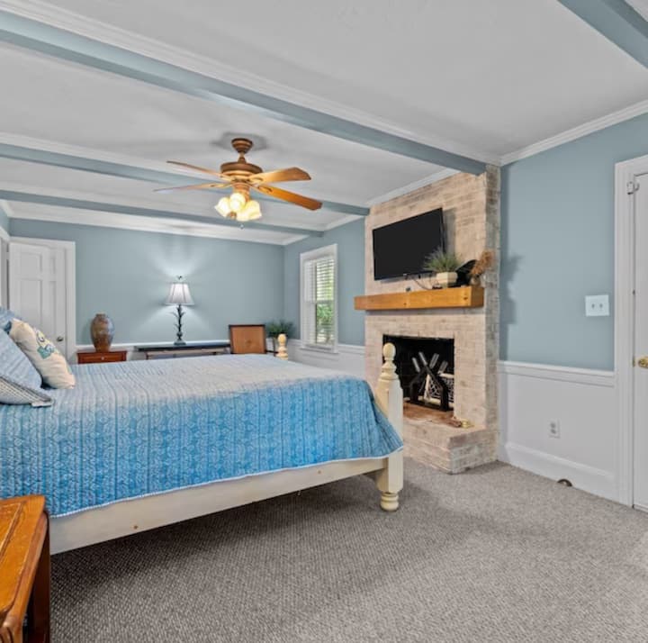 Greenville Getaway | Walk To Ecu | 4 Bedroom - Greenville, NC