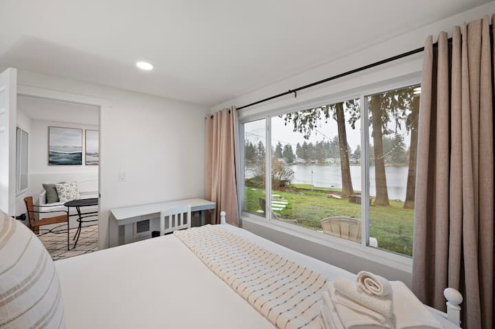 Seatac Lake Cottage A2 - Des Moines, WA