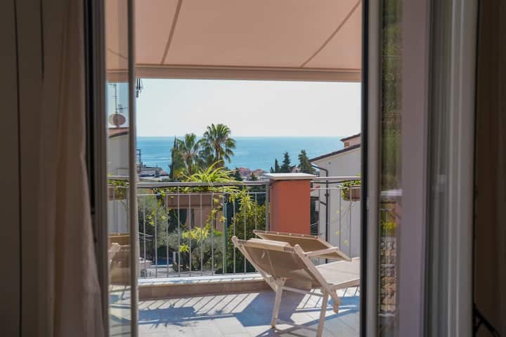 Casa Felice - App. Trilocale Ginestra - Vista Mare - Pietra Ligure