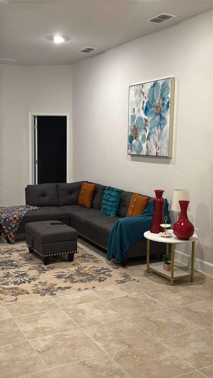 Charlie’s Choice: Your Perfect Home Base - Winter Haven