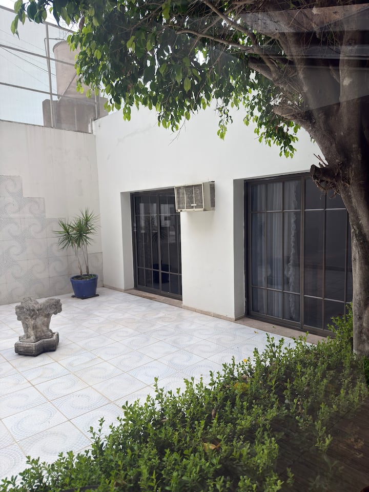 Casa Yaguarón - Olleros 58 - San Nicolás de los Arroyos