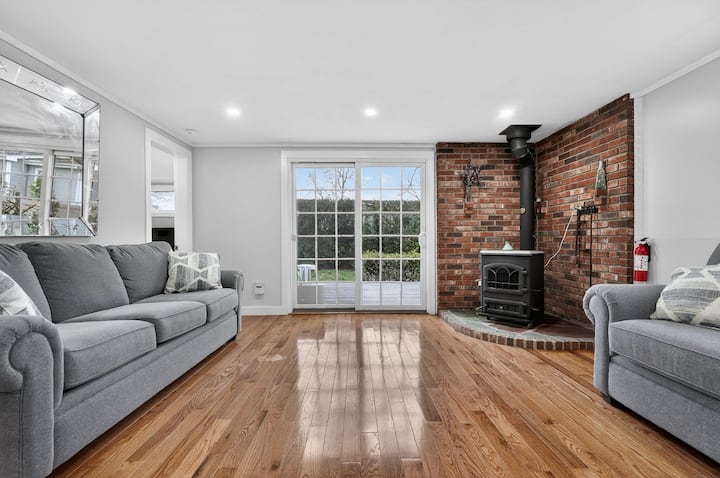 Downtown Hyannis Barnstable Gem | Near Everything. - Barnstable, MA