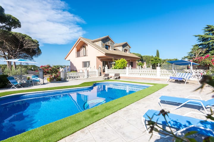 Homeholidaysrentals Corts - Costa Barcelona - Santa Susanna