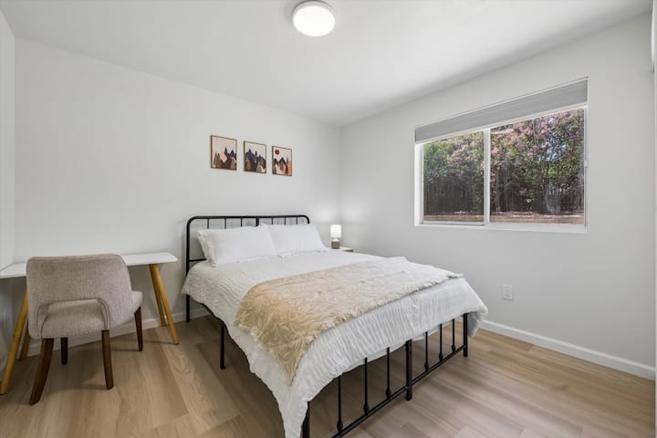 Modern Private Suite W/living Room & Bathroom - Westminster, CO