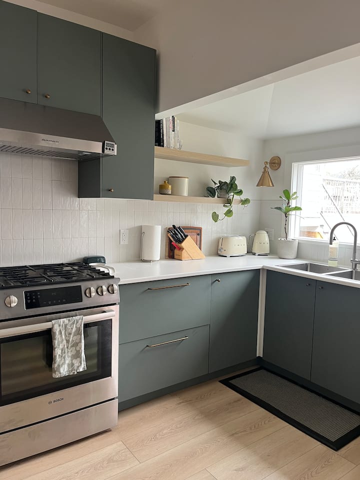 Character Home In The Heart Of The City! - Vancouver