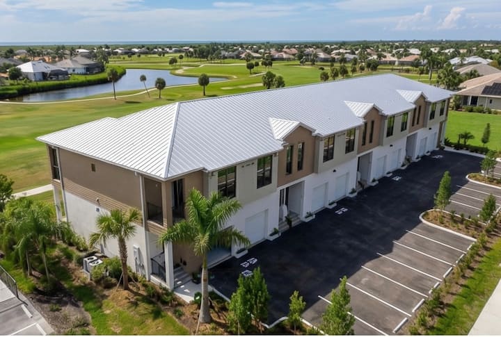 Golf Course Living At Its Best | 3br Luxury Stay - Punta Gorda, FL