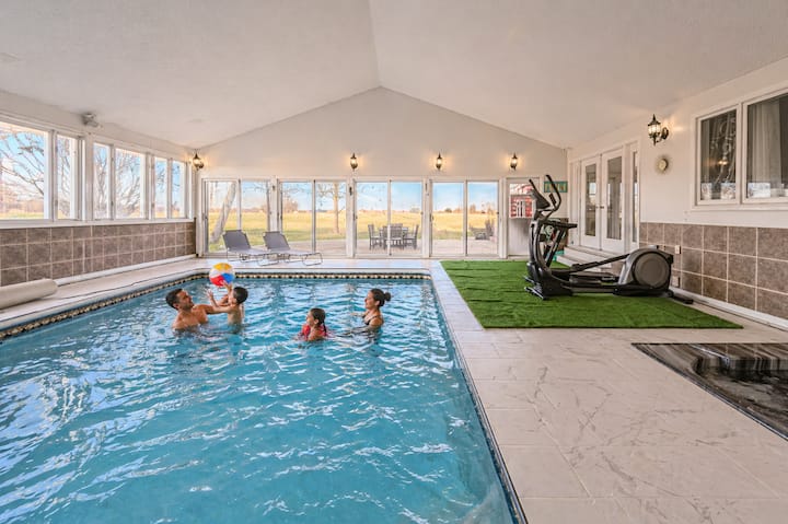 Fun Villa | Pool, Theatre, Gym & Bbq | Sleep 14 - Caledon, ON, Canada