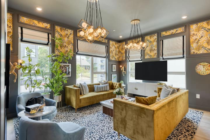Sleeps 17 | 2 Units • Rooftop • East Nashville - Nashville, TN