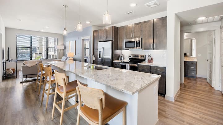 Landing | Spectacular 2bd, Gym - Beaufort, SC