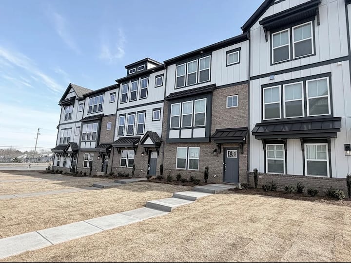 4bedroom Luxury Charlotte Abode - Concord