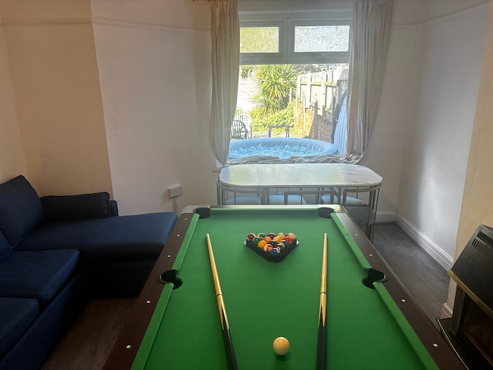 Tranquil Hideaway W/hot Tub And Pool Table - Barry