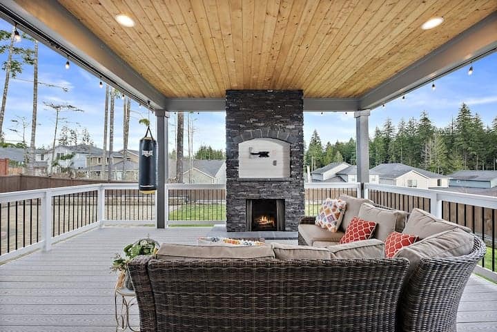 *Po2: Near Golf Course, Br Bath Main - Bremerton, WA