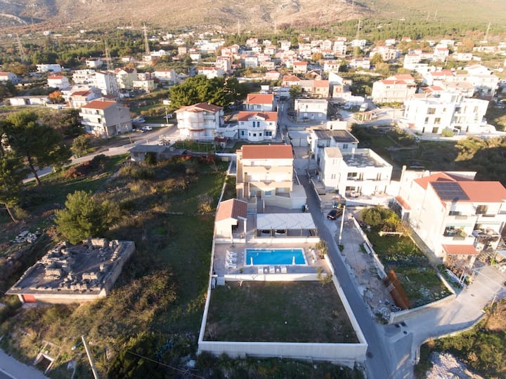Apartments Oliva With Heated Pool - Two Bedroom Ap - Split