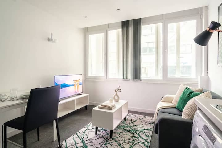 Bright Spacious 1 Bed Central Preston Apartment - Preston