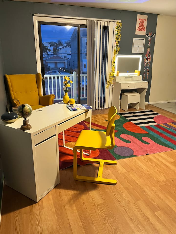 Whimsical Balcony Retreat-kid-friendly - King of Prussia, PA