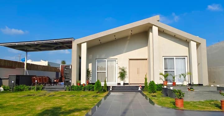 Virasat Villa - Private Luxe Escape With Pool - Karnal