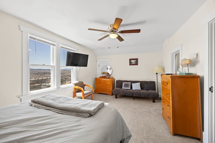 Uptown Butte Relaxing Retreat. - Butte, MT