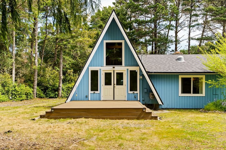 Coastal Woodlands A-frame Sanctuary - Florence, OR
