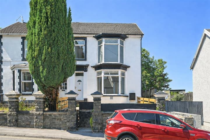 5br Retreat | Bike & Labradoodle Friendly - Merthyr Tydfil