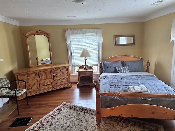 Second Haven Room 2 - Lake Anna, VA