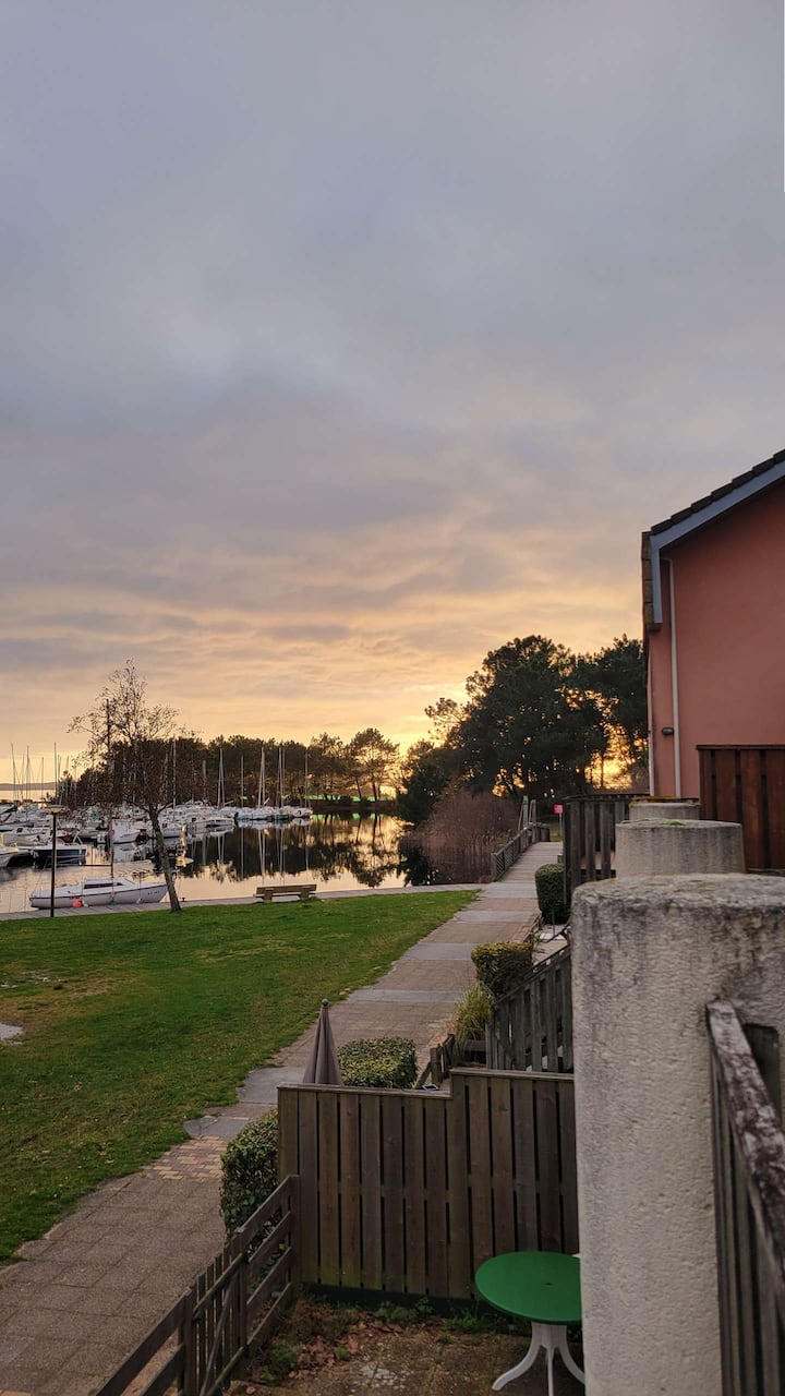 247 - Votre Séjour Face Au Port D’hourtin – Vue Su - Hourtin