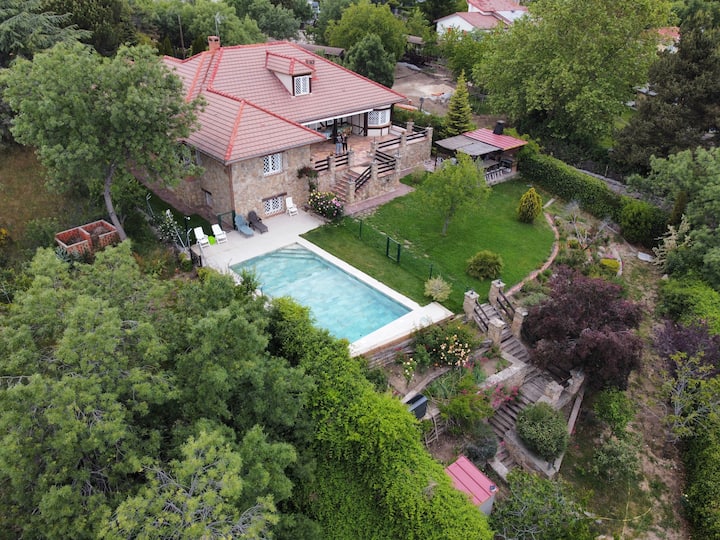 Magnífico Chalet En La Sierra - Navacerrada