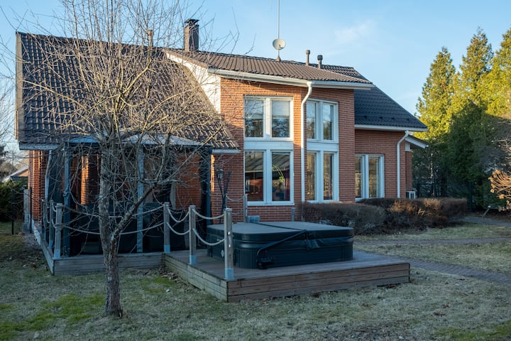 Stylish Home With Finnish Sauna & Hot Tub - Vantaa