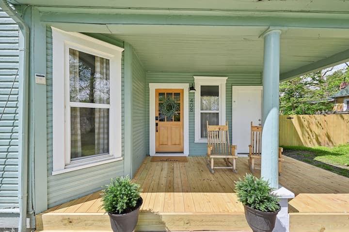 The 408 Family Farmhouse - Siloam Springs, AR