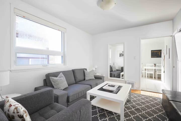 Corso Italia 2 Bedroom Updated Apartment - Toronto