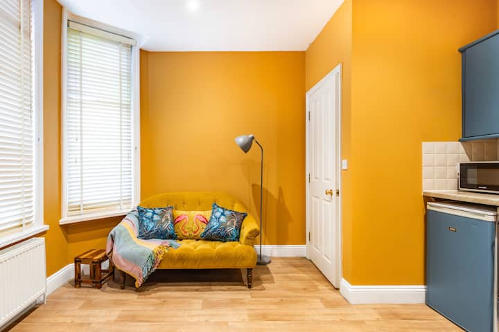 Modern York Terrace Apartment 2 | Central |Unthank - ノリッジ