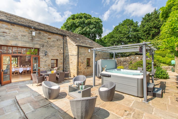Horn Cote Barn: Hen Parties, Group Stays + Hot Tub - Peak District