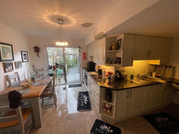 Town House Only 2 Km From City Centre - Tralee