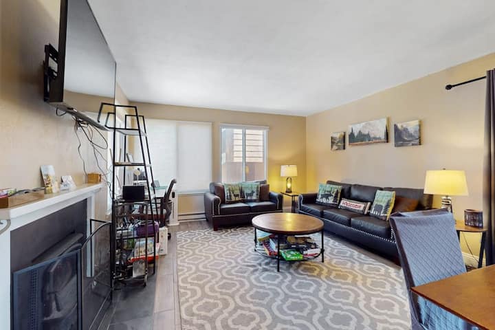 Dog-friendly Ski-in/out Condo W/ Deck - Truckee, CA
