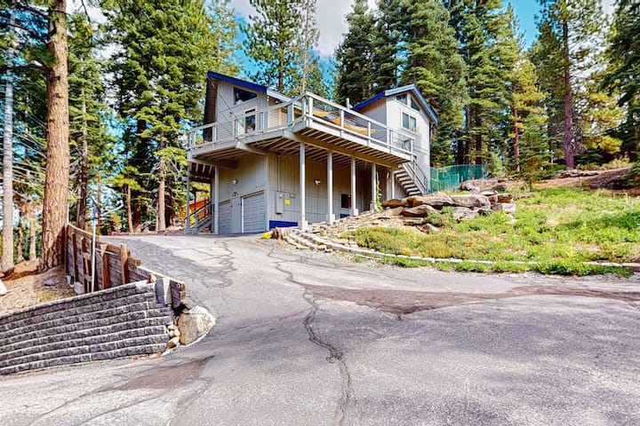 2br Secluded Home With Decks, Beautiful Views - Truckee, CA