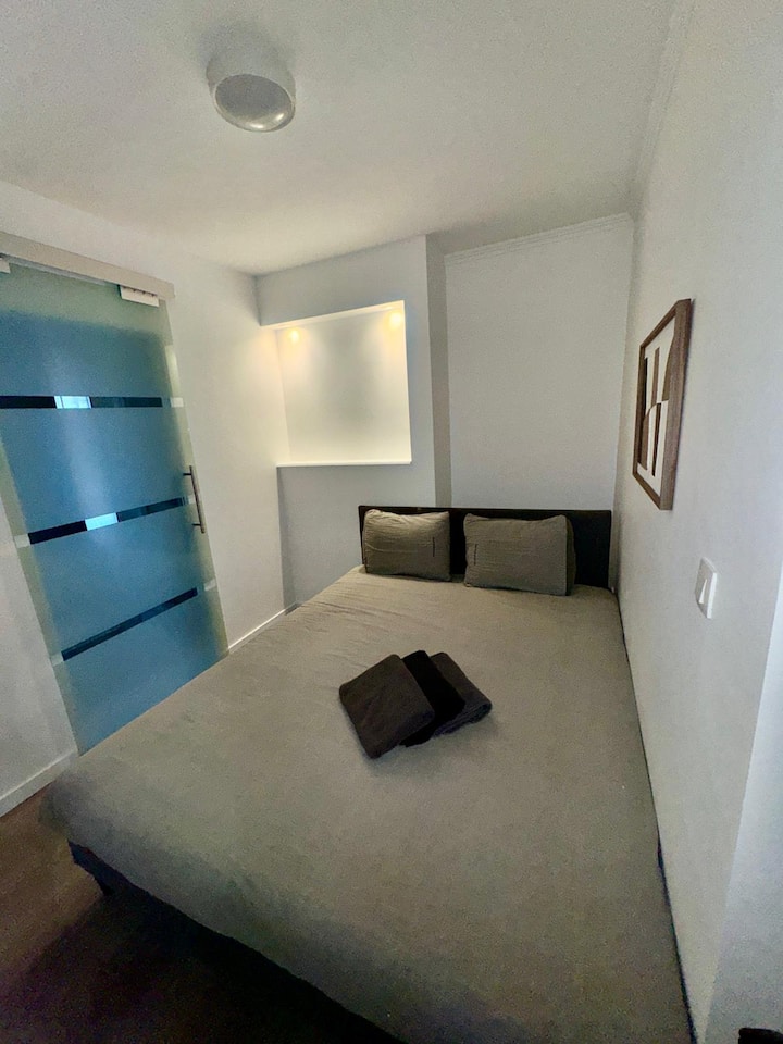 Chic Design And Modern Comfort - 1br With Sofa Bed - Liège