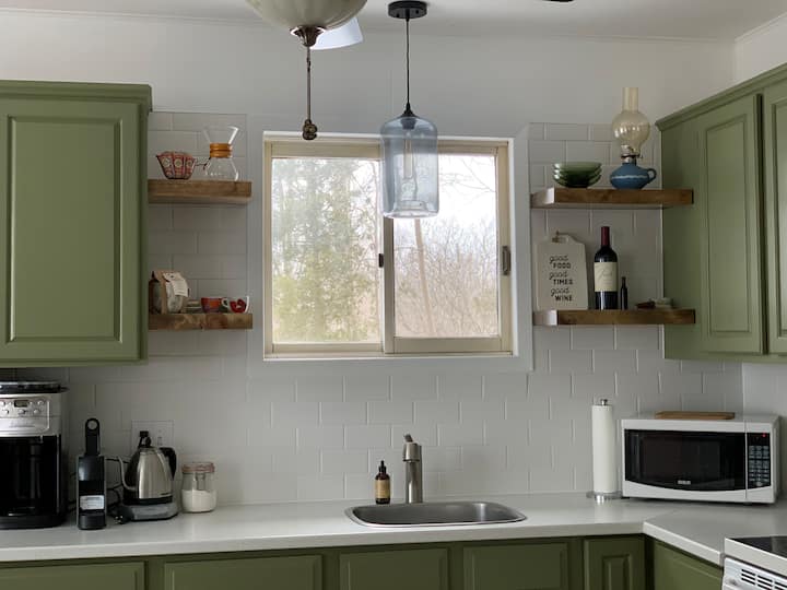 Charming Cottage W/ Lake Views | Near 401! - Port Hope