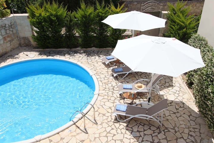 Sandy Beach 200m • Private Pool • No Car Needed - Kea