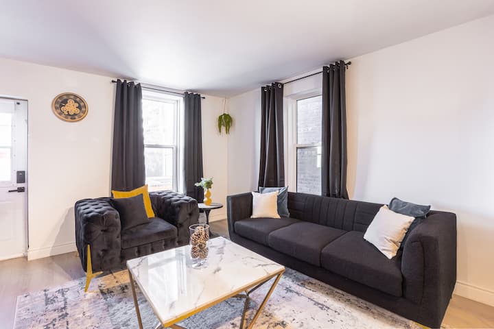 Luxury Stylish 2br Downtown Barrie Near Waterfront - Barrie