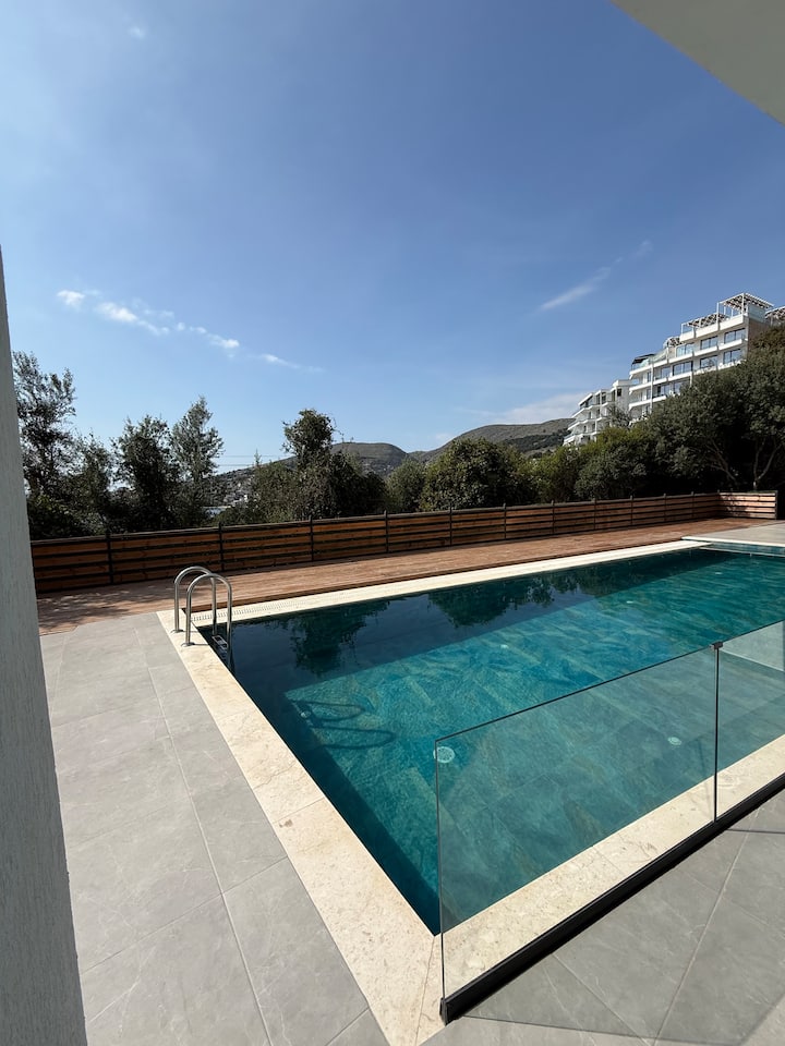 Panorama Pool Duplex-1 - Saranda