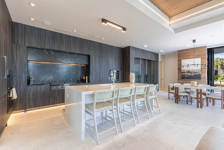 New Modern Waterfront Villa - Naples, FL