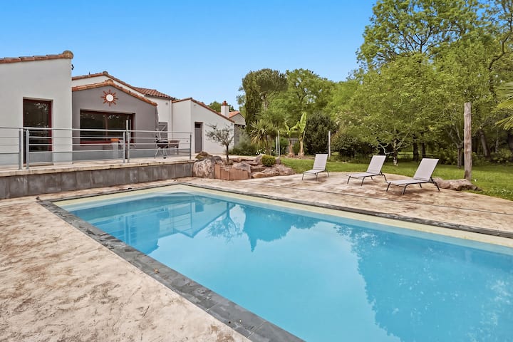 La Suardière - Piscine, Spacieuse Et Calme - クリッソン