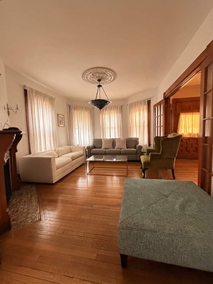 Spacious 4br | Porches, Yard & Walk To Train - Bedford, MA