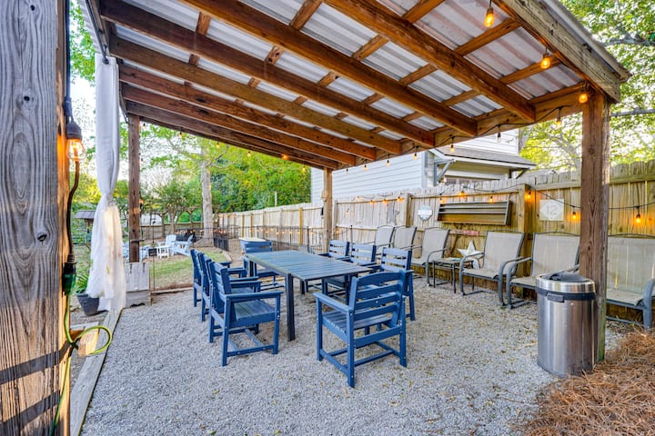 Walkable Location! Dtwn Cary Escape W/ Fire Pit - Cary, NC