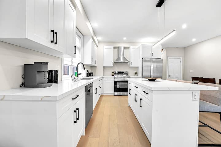 Exclusive 5 Bed Home Near Hospital/niagara/toronto - Hamilton