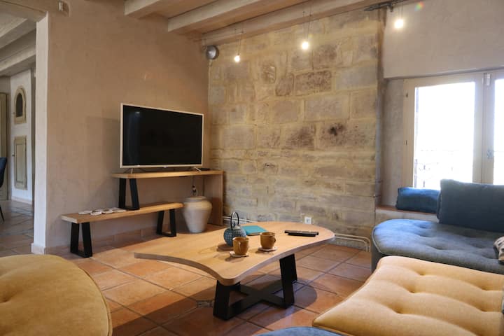 Face Au Château De Montaren, à 5 Min D'uzès - Uzès